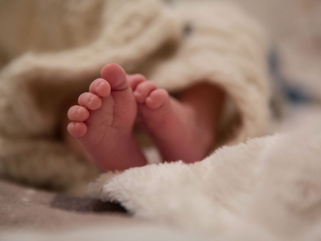 A Minimalist Baby Essentials List: What to Keep and What to Skip ...